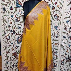 Kashmiri Tilla Embroidery Woolen Shawl, Kashmiri Embroidered Wrap/shawl ...