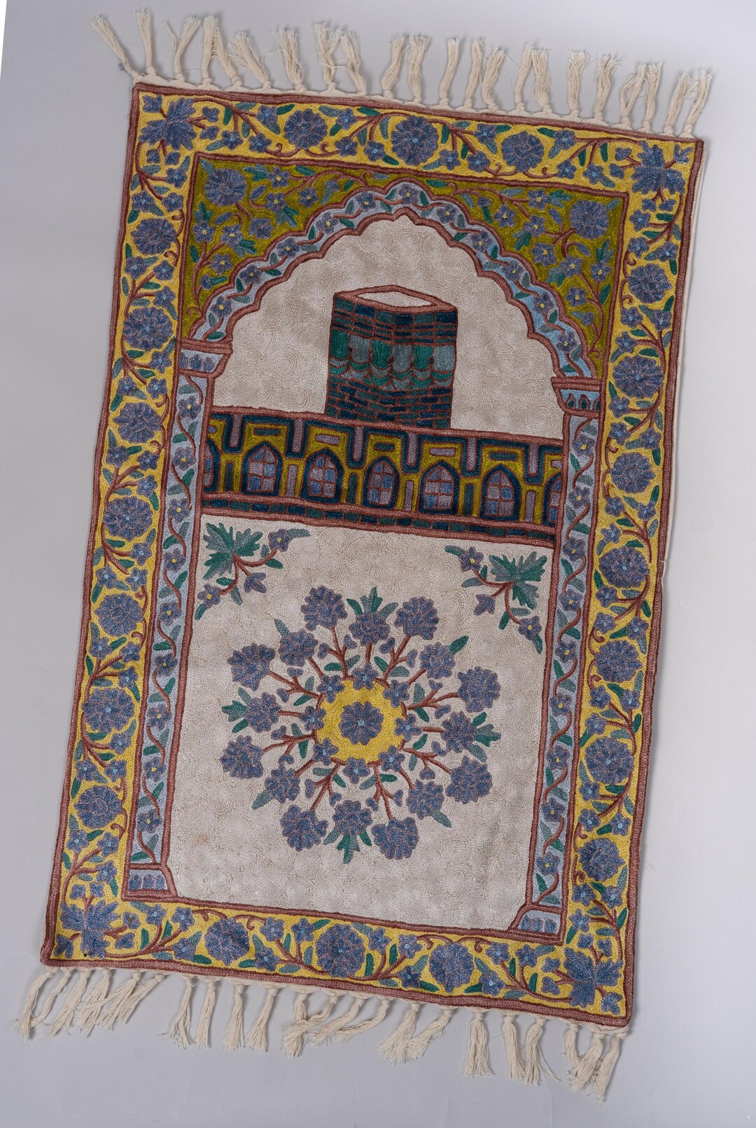 Kaaba-e-noor: Hand-embroidered Chain Stitch Jainamaz, Sacred Kaaba ...