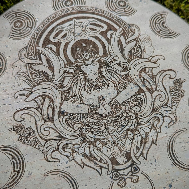 Moon worship altar - Etsy.de