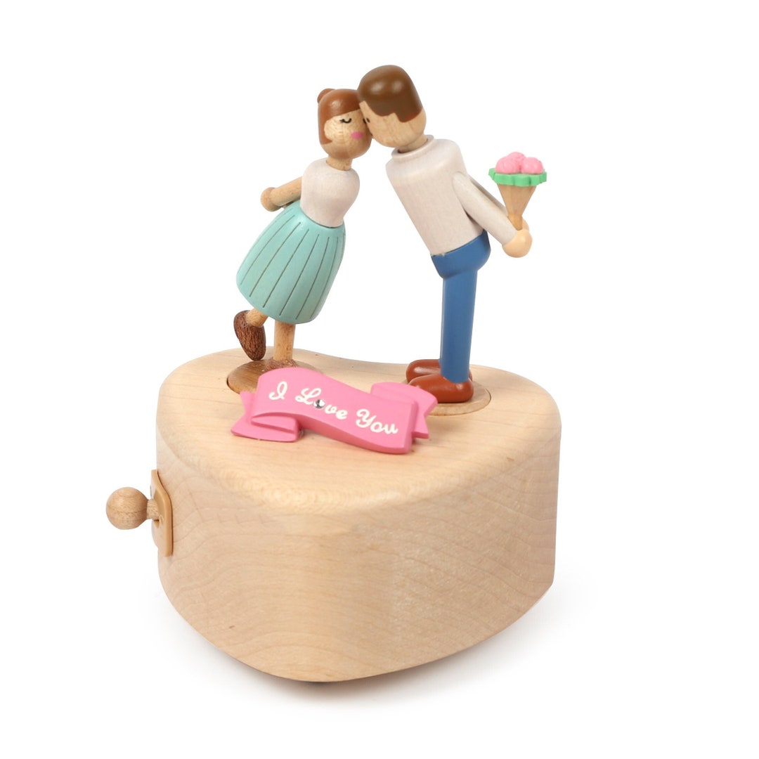 Couple Kiss | Wooden Music Box - Etsy
