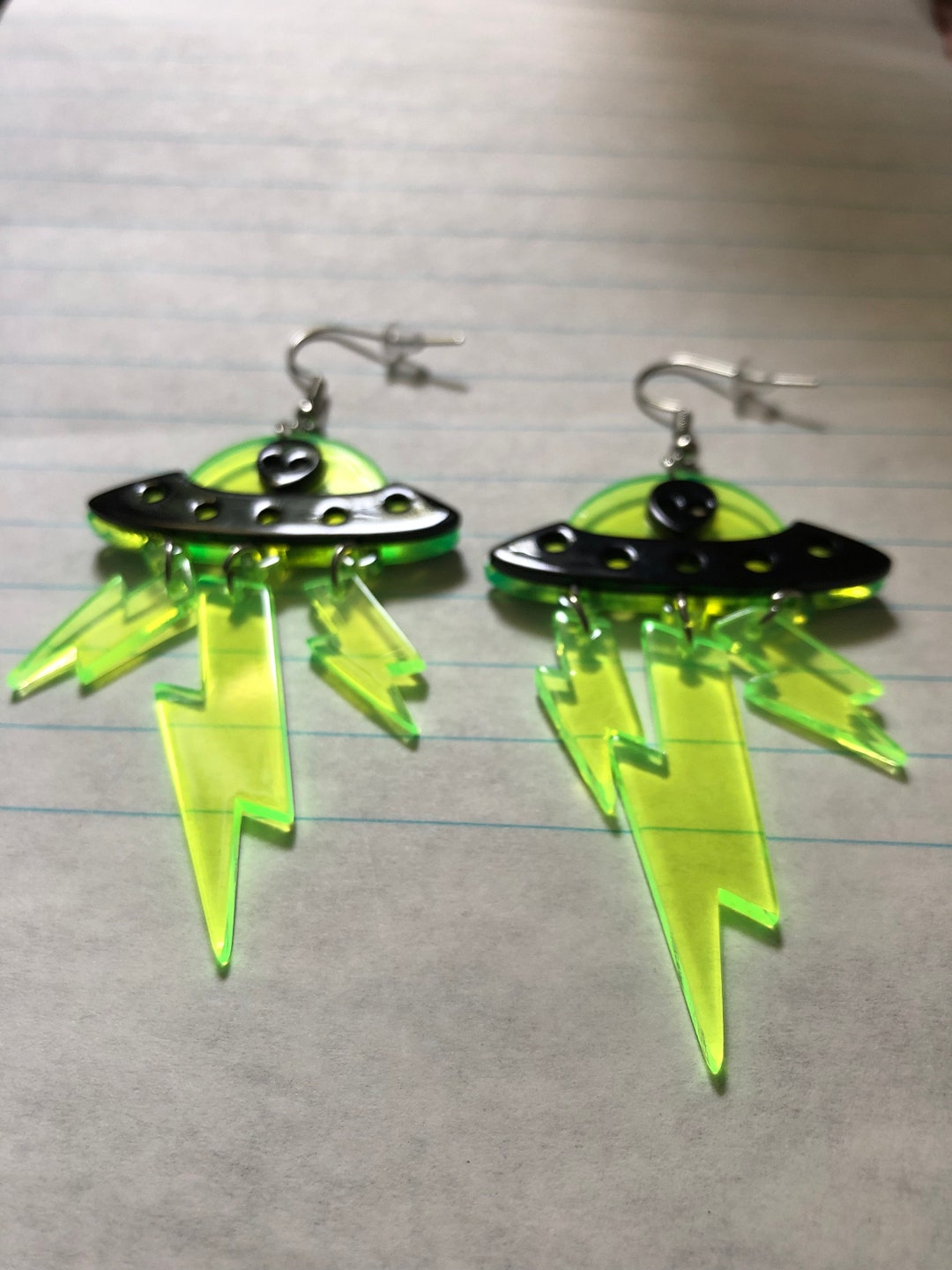 Bright Eye Alien Earrings Space Ship Alien Earrings Transparent ...