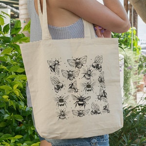 Bee Tote Bag, Bee Bag, Bee Tote , Hand Drawn Bee Design by Miumaxgift ...