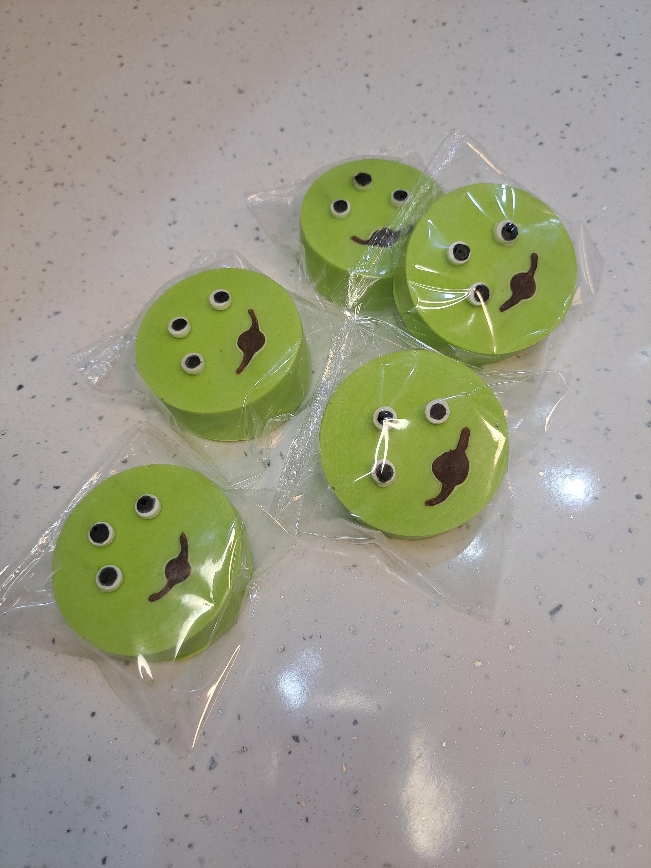 Story Toy Alien Themed, Ooh the Claw! Chocolate Covered Oreos - Etsy