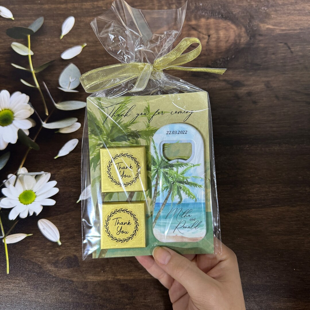 Wedding Favor Magnet With Gift Pack and Chocolate, Wedding Gift Pack ...
