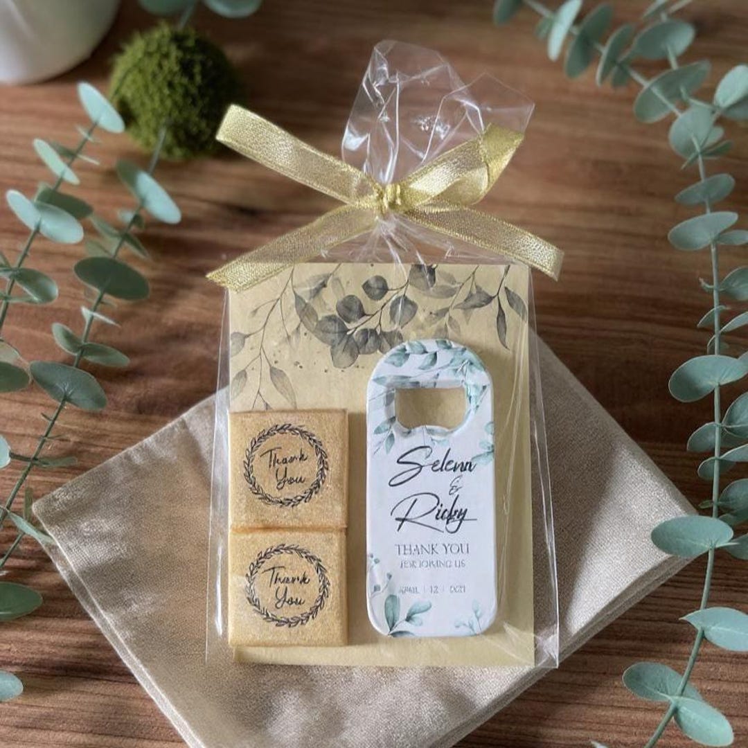 Wedding Favor Magnet With Gift Pack and Chocolate, Wedding Gift Pack ...