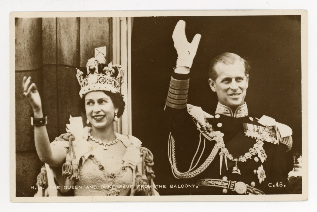 H.M. the Queen & Duke Wave From the Balcony Coronation Vintage Real ...