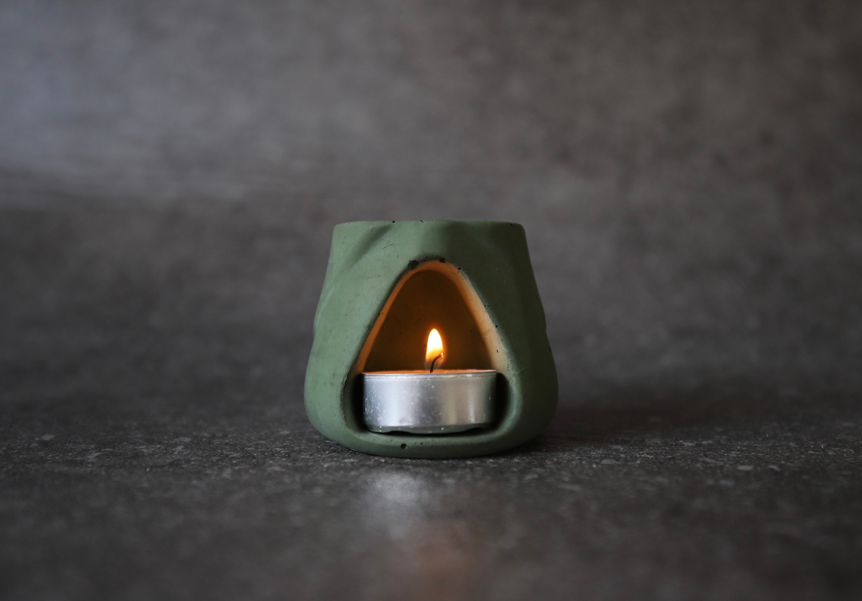 Emerald Essential Oil Burner, Concrete Aromatherapy Holder ...