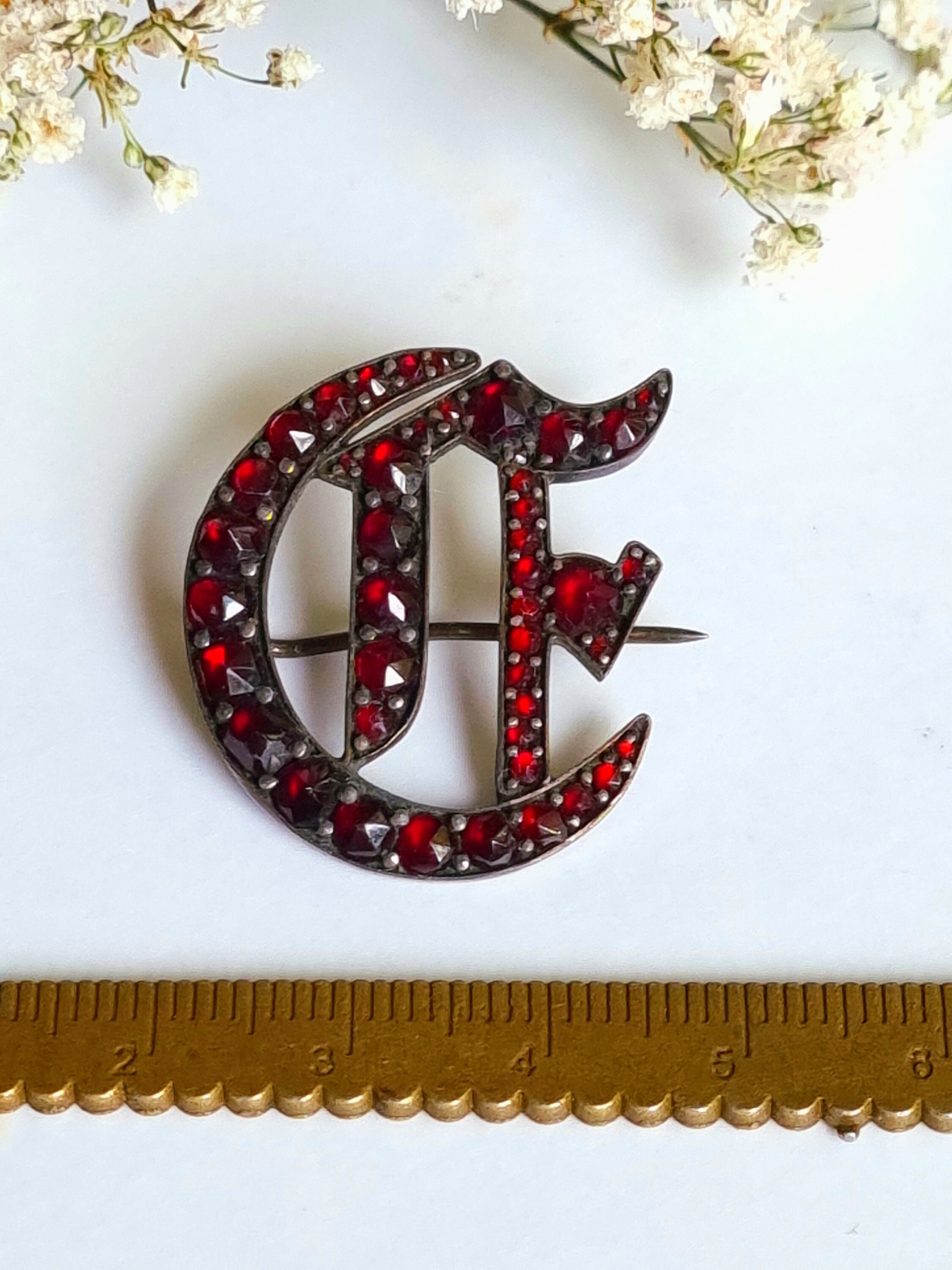 VICTORIAN Boho Garnet Initial Broche pierres antiques taille - Etsy France