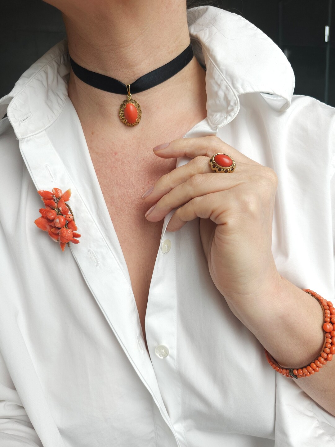 Art Deco Gold 8k Ring With Natural Undyed Salmon Coral .mediterranean ...