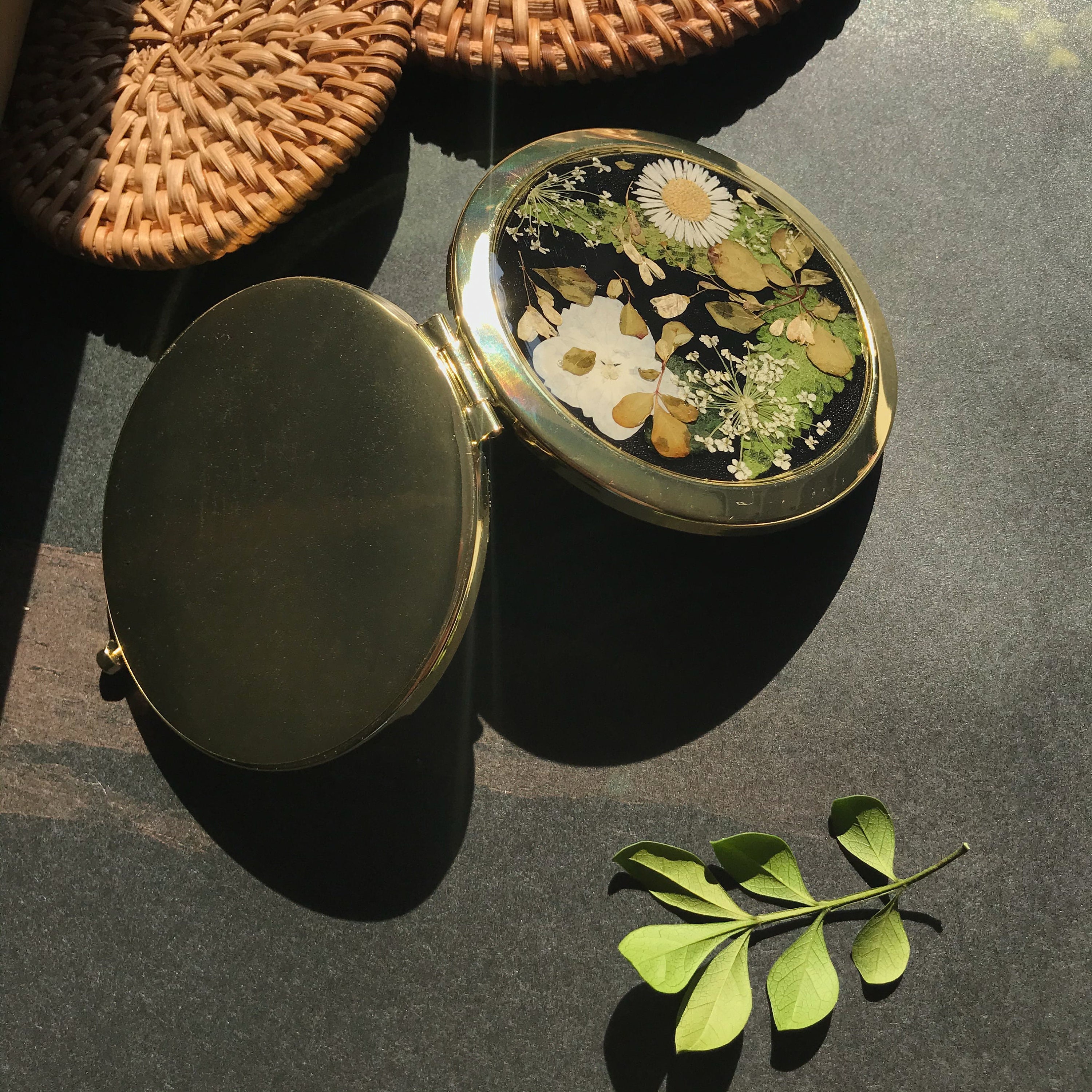 Handmade Pressed Flower Compact Mirror Bridesmaid gift Real | Etsy