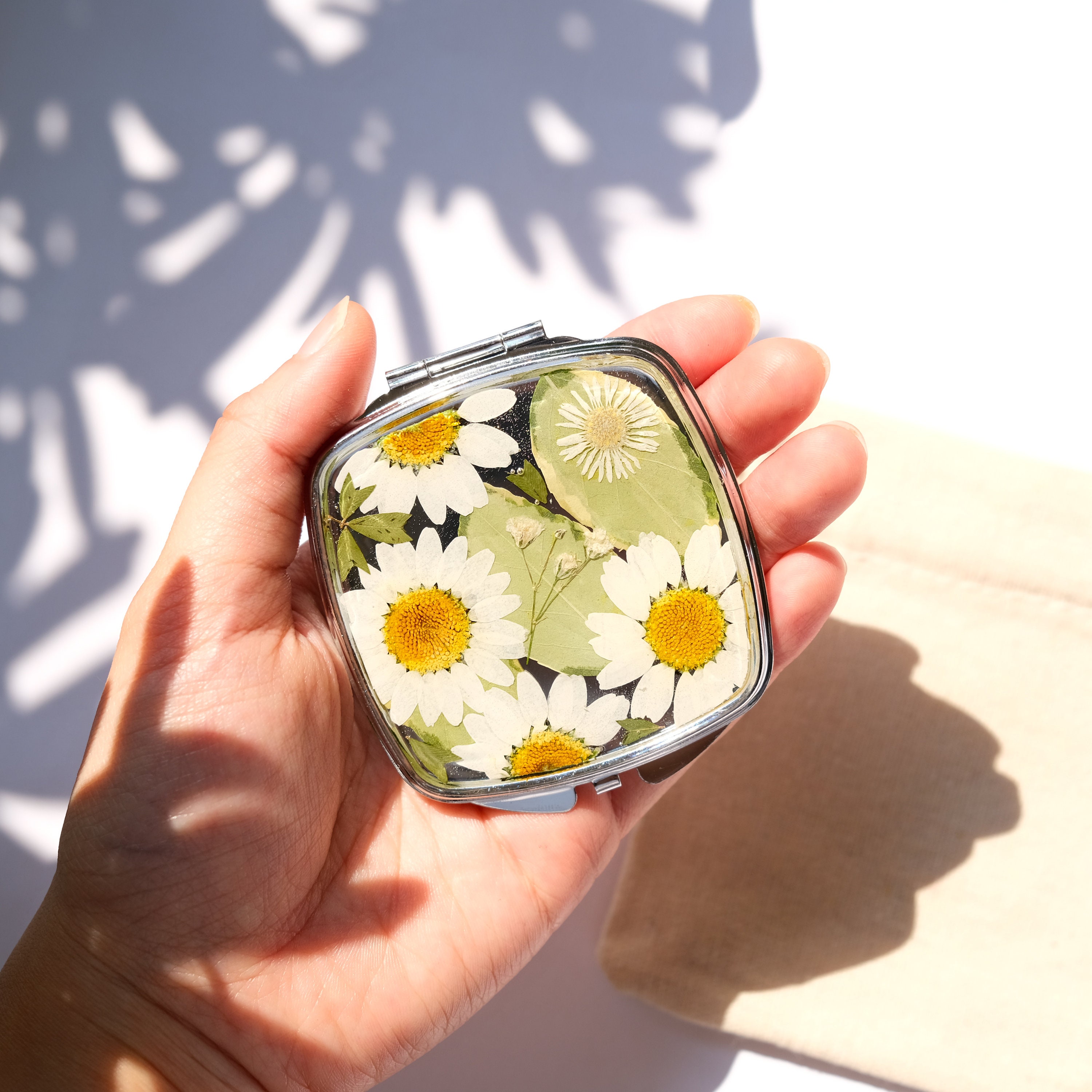 Handmade Pressed Flower Compact Mirror Bridesmaid gift Real | Etsy