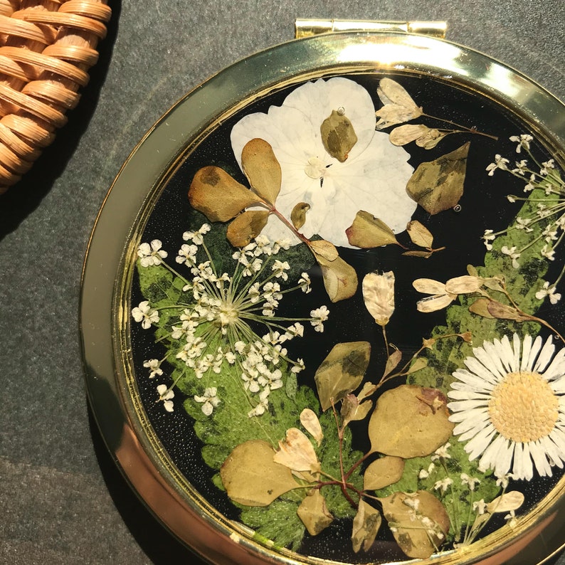 Handmade Pressed Flower Compact Mirror Bridesmaid Gift Real - Etsy