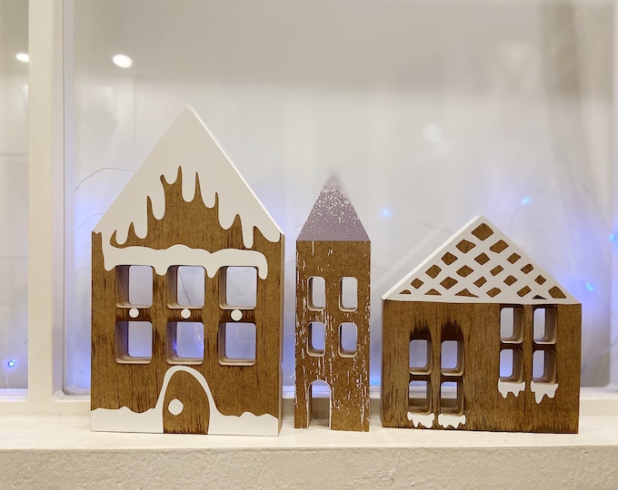 Wooden Christmas Street House Scene Ornament - Etsy Canada