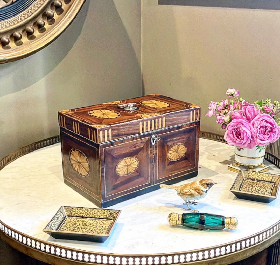 Lady Violet in a Downton Abbey Mood?the Butler Said Seeing an Antique ...