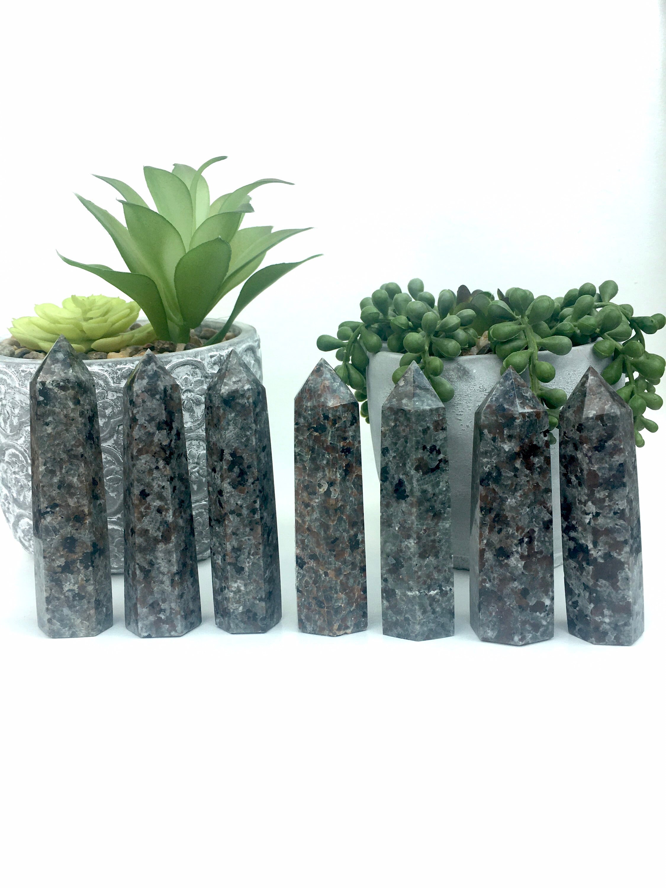 Yooperlite / Fire Stone Towers / Syenite Points UV Reactive - Etsy UK