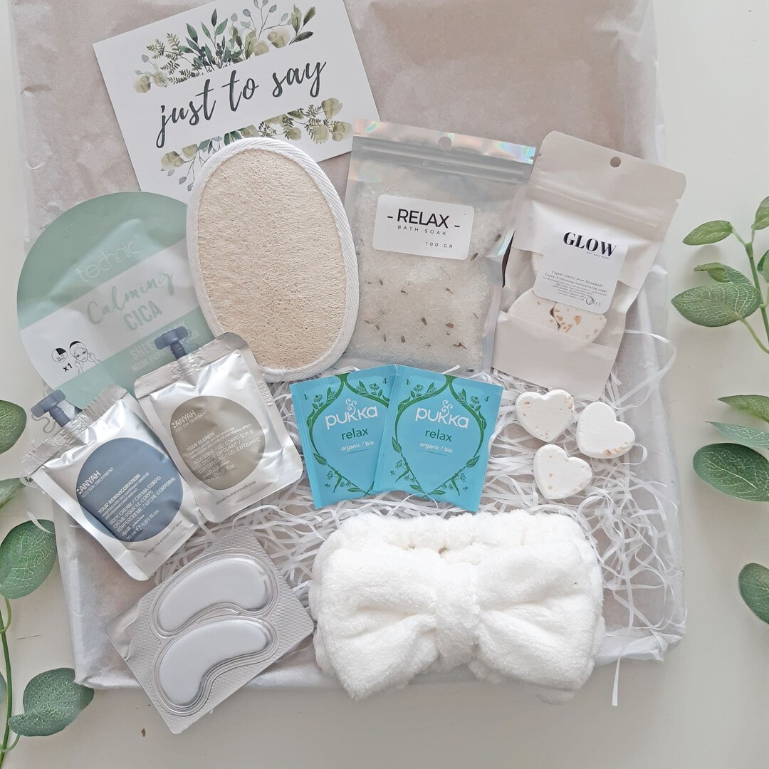 SENDING LOVE Pamper Gift Box for Women, Birthday Self Care Box for Her ...