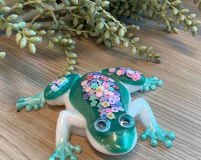 Resin Frog Decor, Frog Resin Figurine, Resin Frog With Real Flowers ...