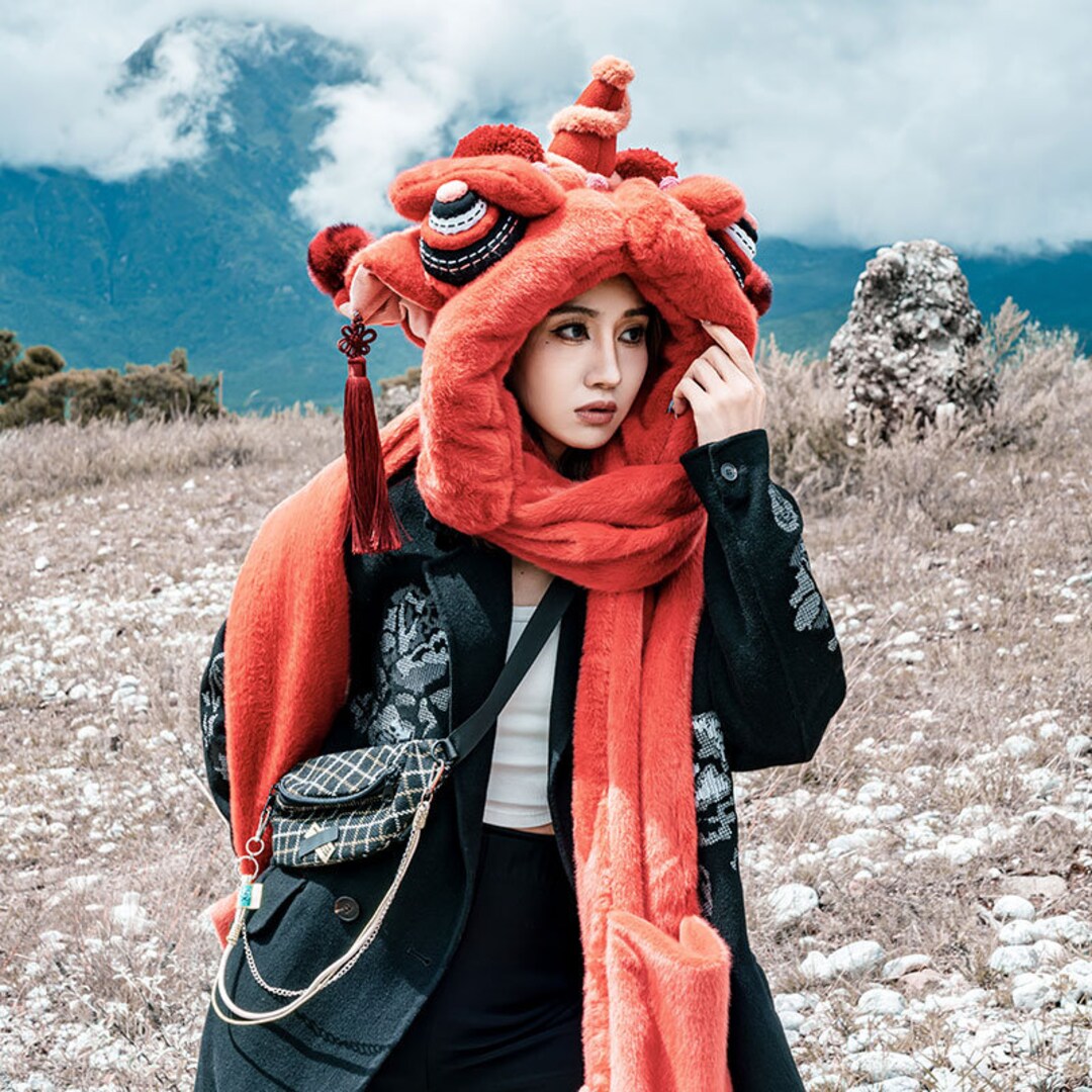 Red Plush Lion Scarf. Winter Long Wool Scarf. Handmade Neck - Etsy