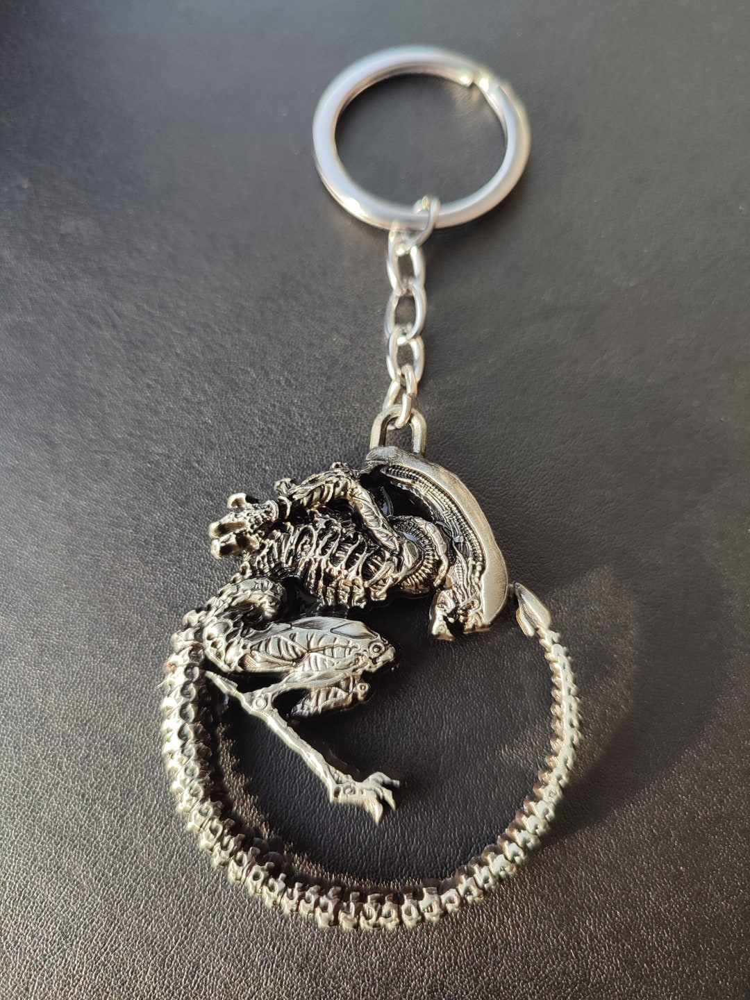 Alien Xenomorph Keychain Alien Movie Keyring Alien Vs - Etsy