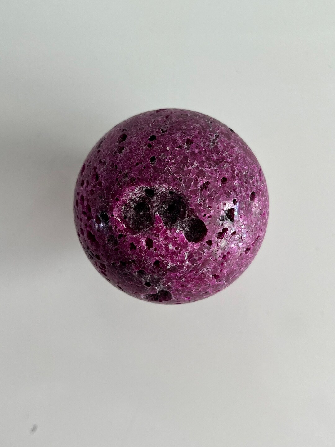 Honeycomb Ruby Sphere / UV Reactive / Ruby Crystal Sphere / 46mm / 165g ...