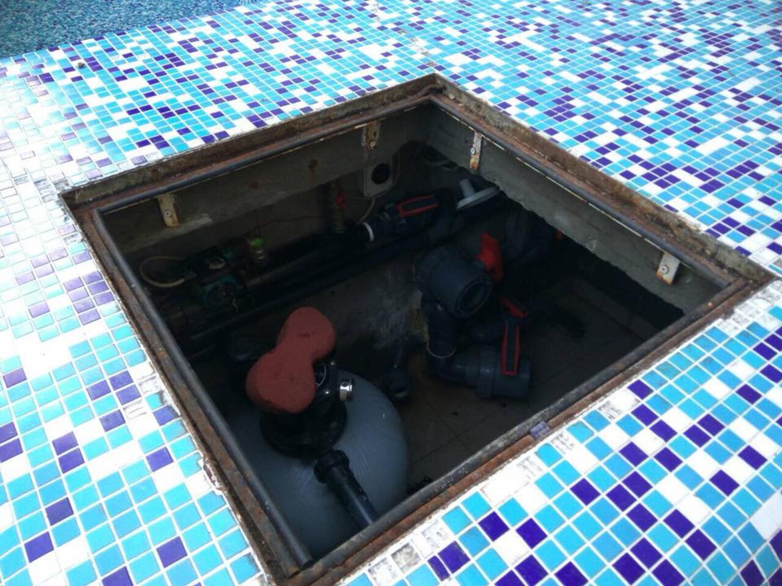 Swimming Pool Access Hatch in Ceramic Tile Floor Insulated Trap Door ...