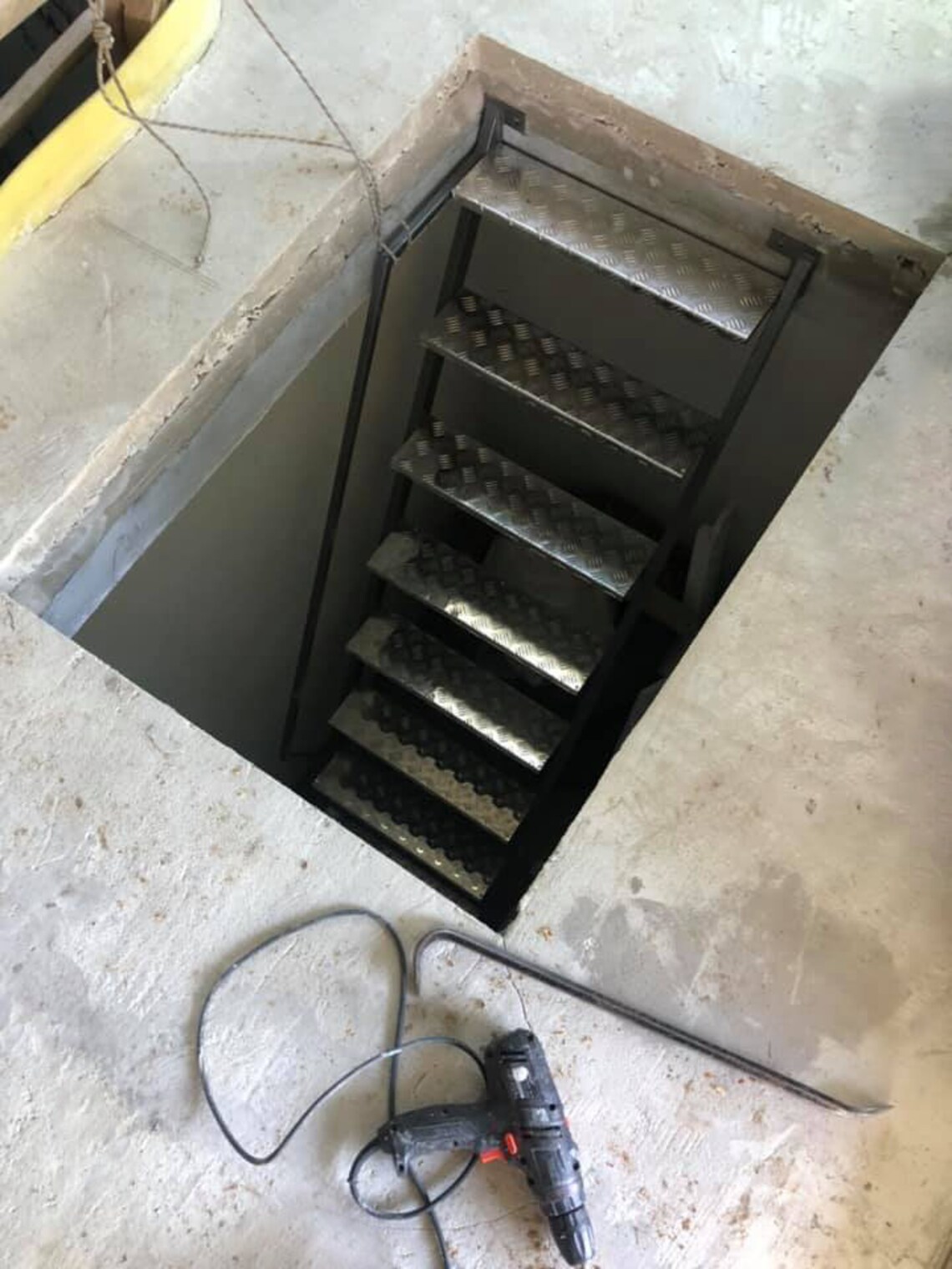 Easy Cellar and Basement Access Floor Hatch Door With Gas Struts Hidden ...