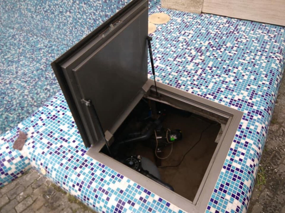 Swimming Pool Hatch Door in Ceramic Tile Floor Insulated Trapdoor for ...