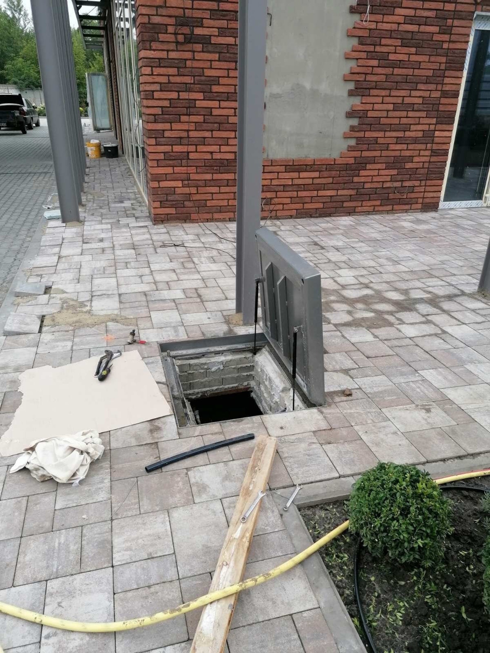 Custom Outdoor Hatch for Pavement and Sidewalk Access Hatch Door for ...