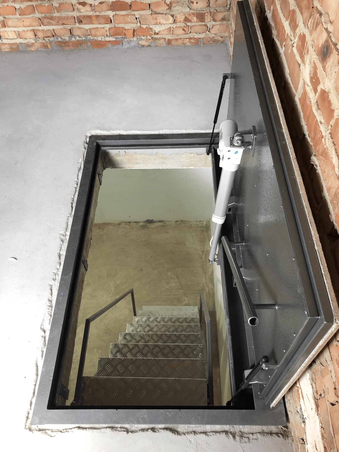 Motorized Floor Hatch Door to Cellar Basement Attic Roof Custom ...