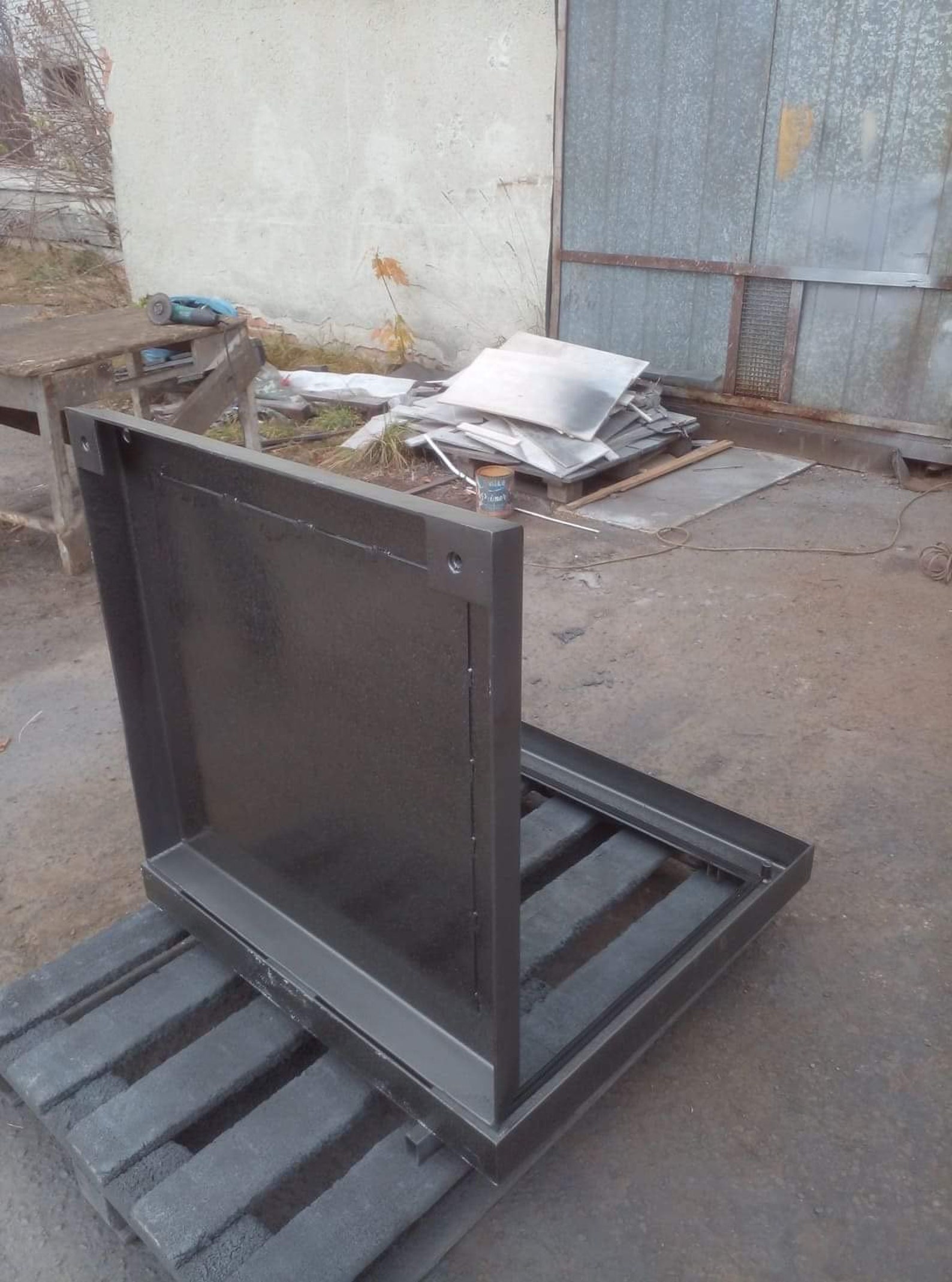 Outdoor Hidden Hatch Door for Sidewalk and Pavement Street Trapdoor for ...