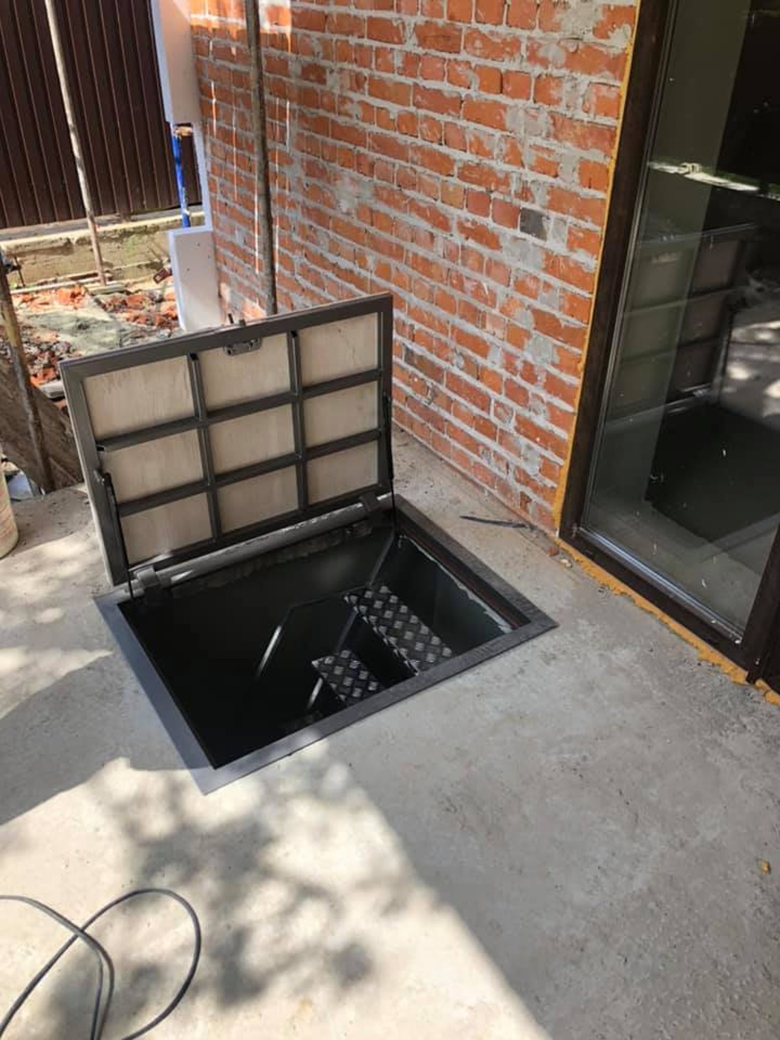 Custom Hatchway to Cellar and Basement Floor Hatch Door Sewer Access ...