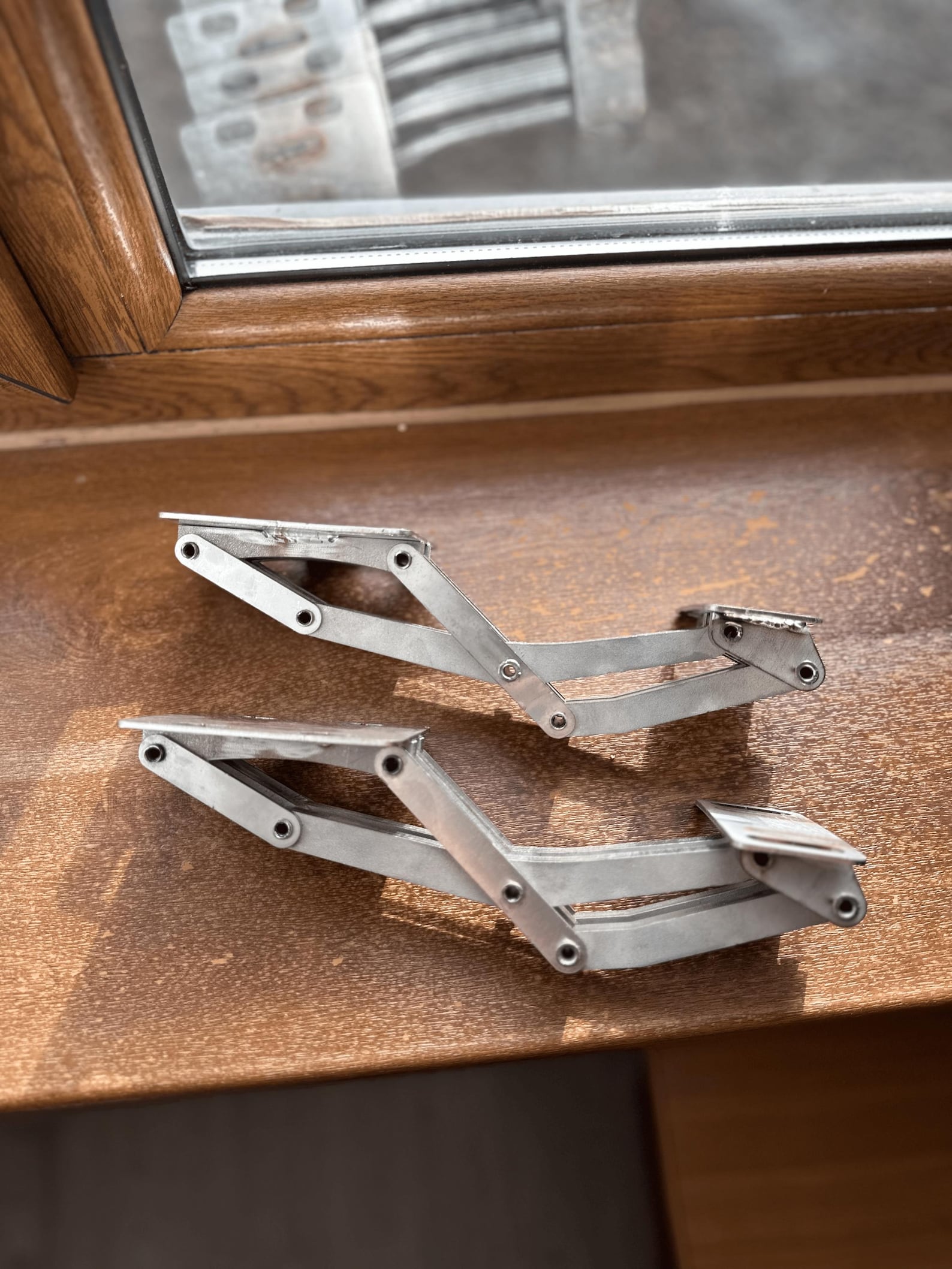 Durable Articulated Scissor Hinges for Heavyweight Swing Doors Heavy ...