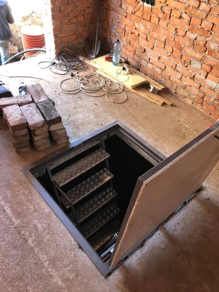 Custom Hatchway to Cellar and Basement Floor Hatch Door Sewer Access ...