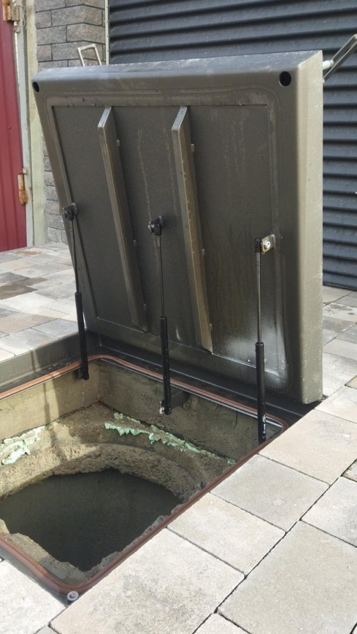 Outdoor Utility Hatch for Street Manhole and Sewer Hatchway Cover ...