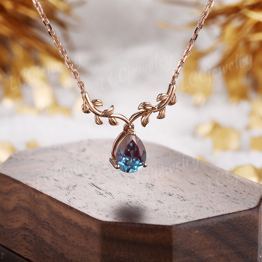 Vintage Alexandrite Spring Leaf Necklace Pendant Women Anniversary Necklace Rose Gold Necklace for Engagement Ring Graduation Gifts for Mom