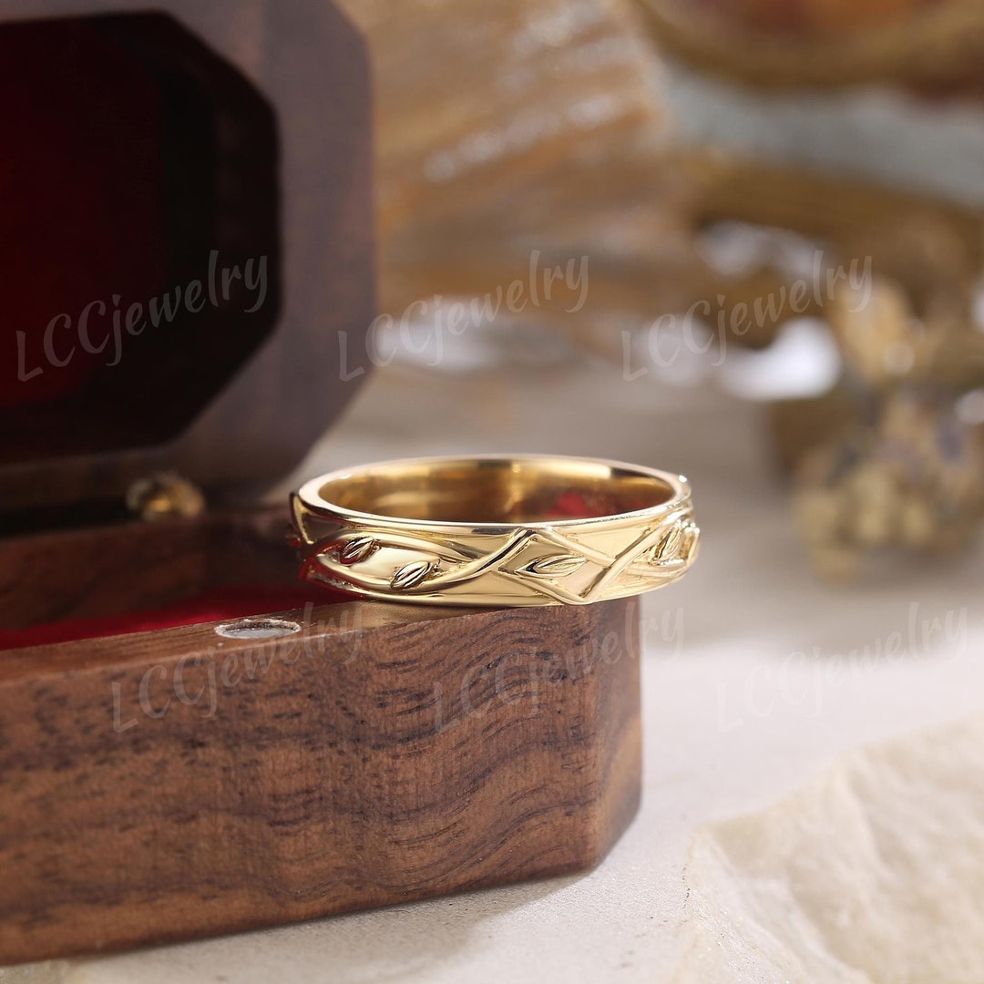 Nature Inspire Leaf Design Weeding Band Vintage Yellow Gold Weeding ...