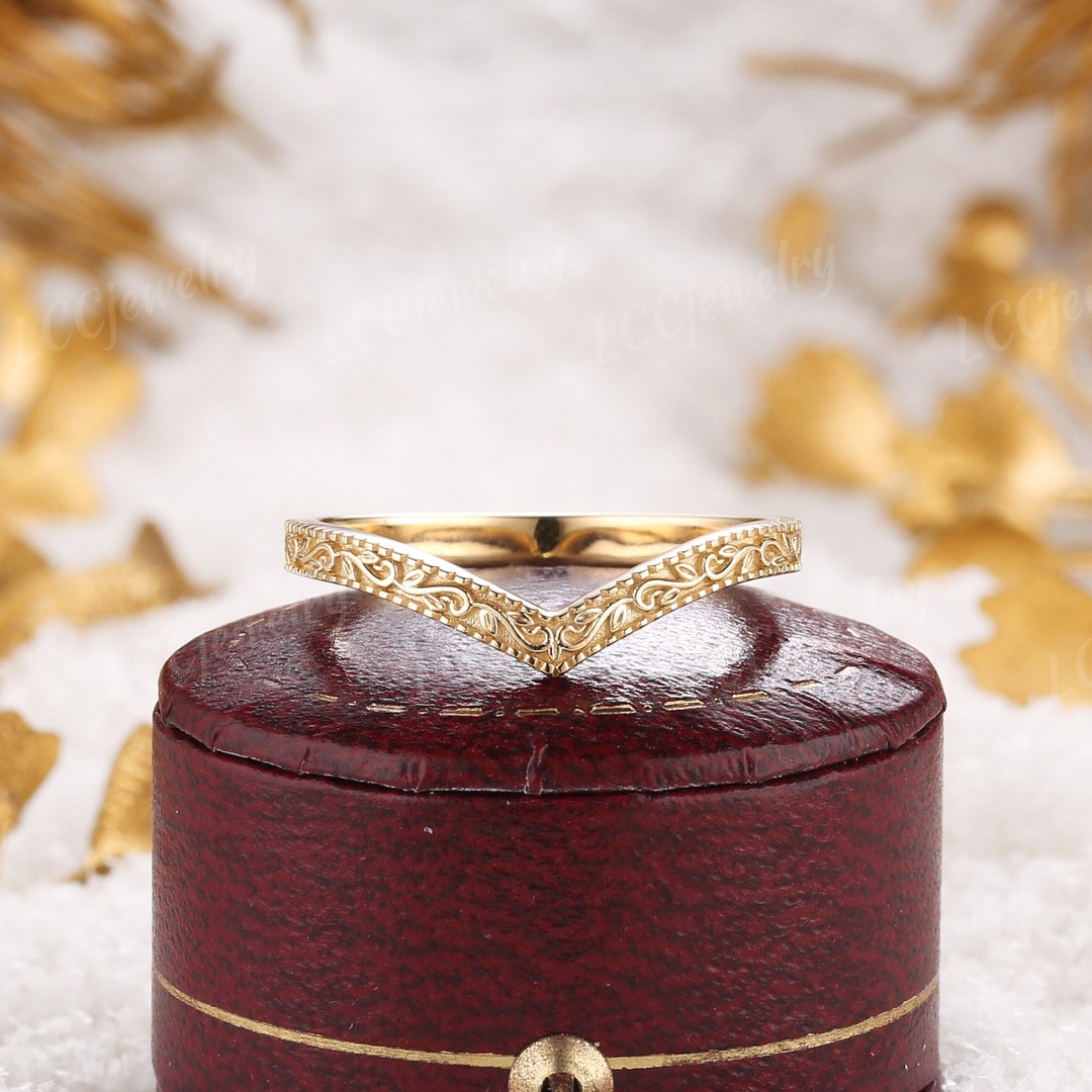 Unique Filigree Leaf Inspired Wedding Band Vintage Yellow Gold Wedding Ring Stacking Matching ...