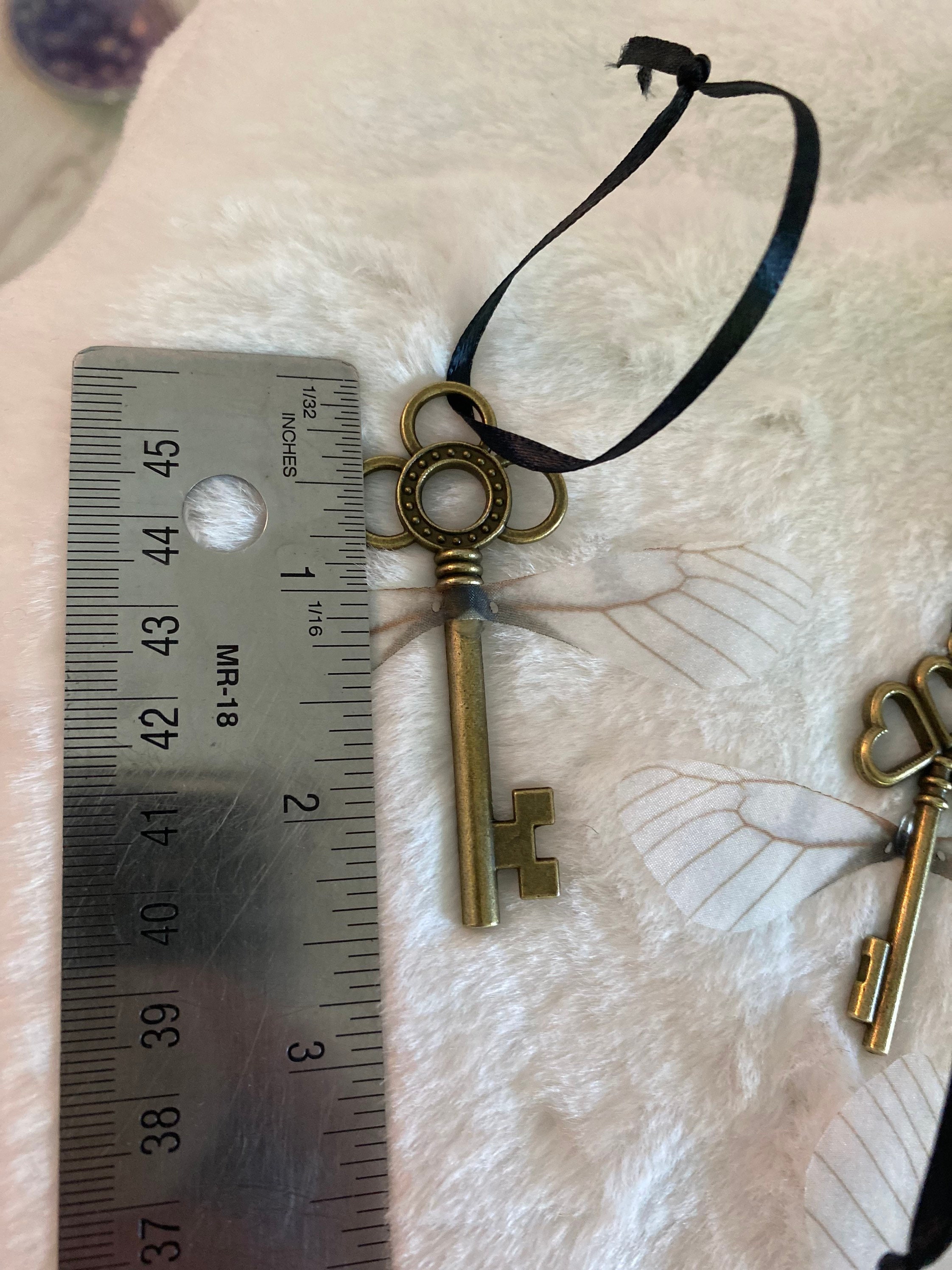 10 Pcs Wizarding Flying Key Party Decorations or Ornaments lot of 10 ...