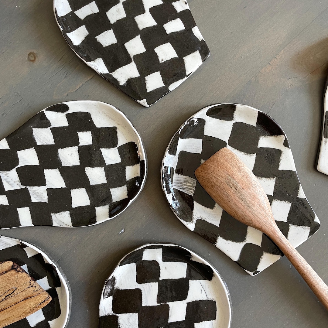 Round Modern Spoon Rest Organic Shape Minimalist Black Cream | Modern ...