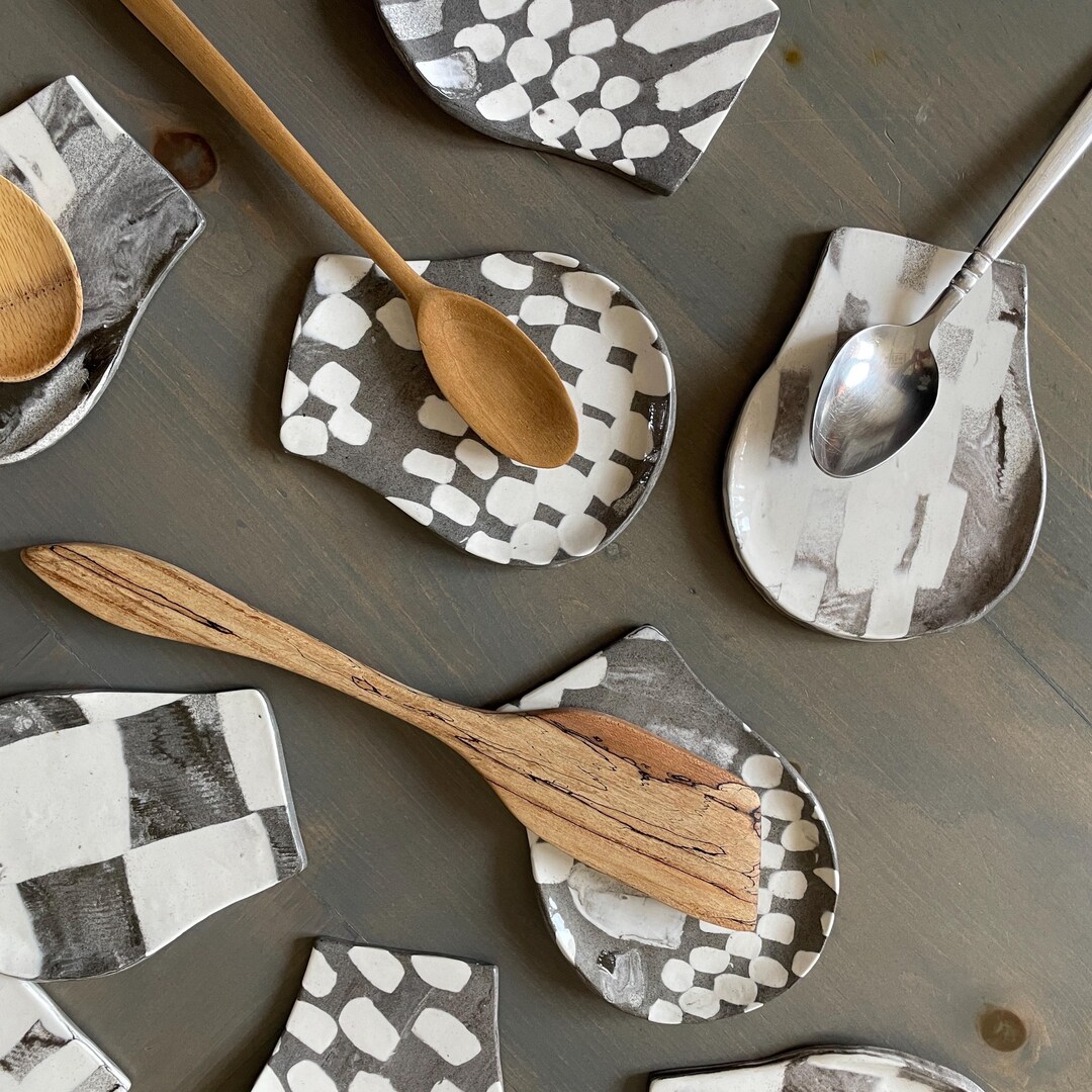 NEW Modern Checkered Spoon Rest | Organic Shape Speckled Mix Clay Spoon ...