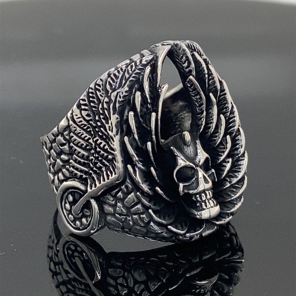 Winged Skull Ring - Etsy