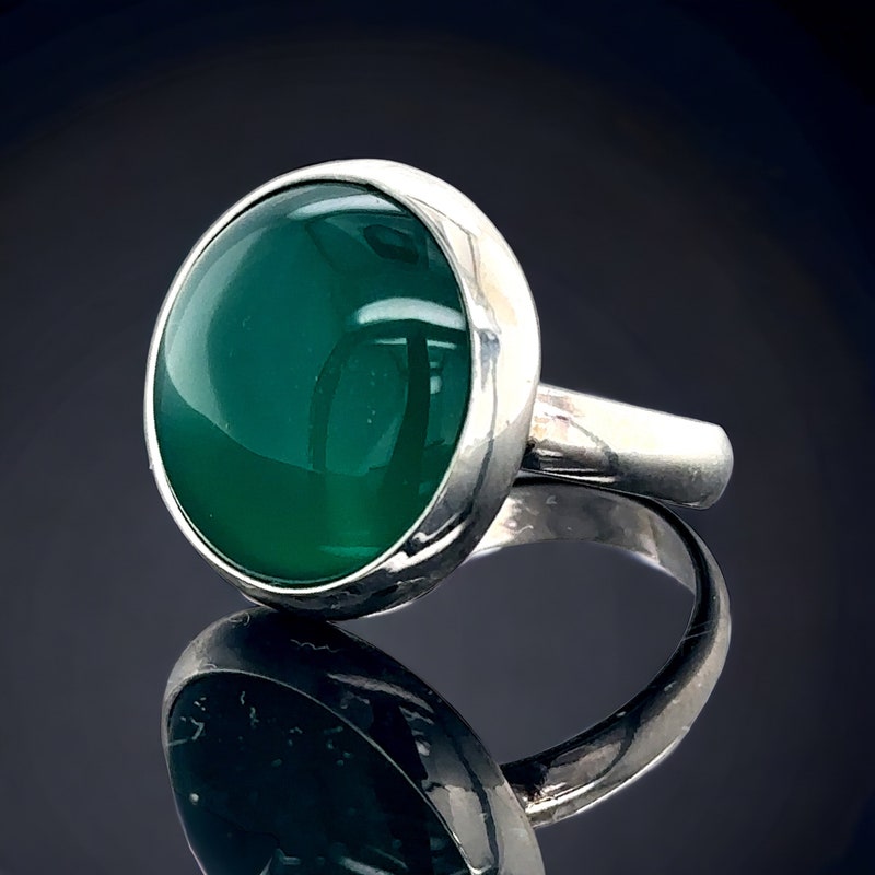 Round Stone Ring - Etsy
