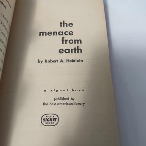 The Menace From Earth by Robert Heinlein - Signet D2105, Paperback 1964 ...