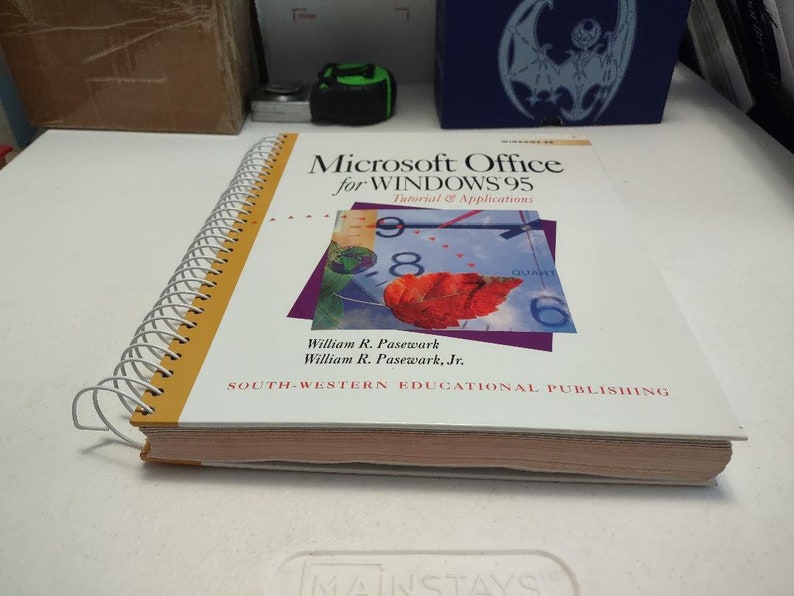 Microsoft Office for Windows 95 Tutorial & Applications by William R ...