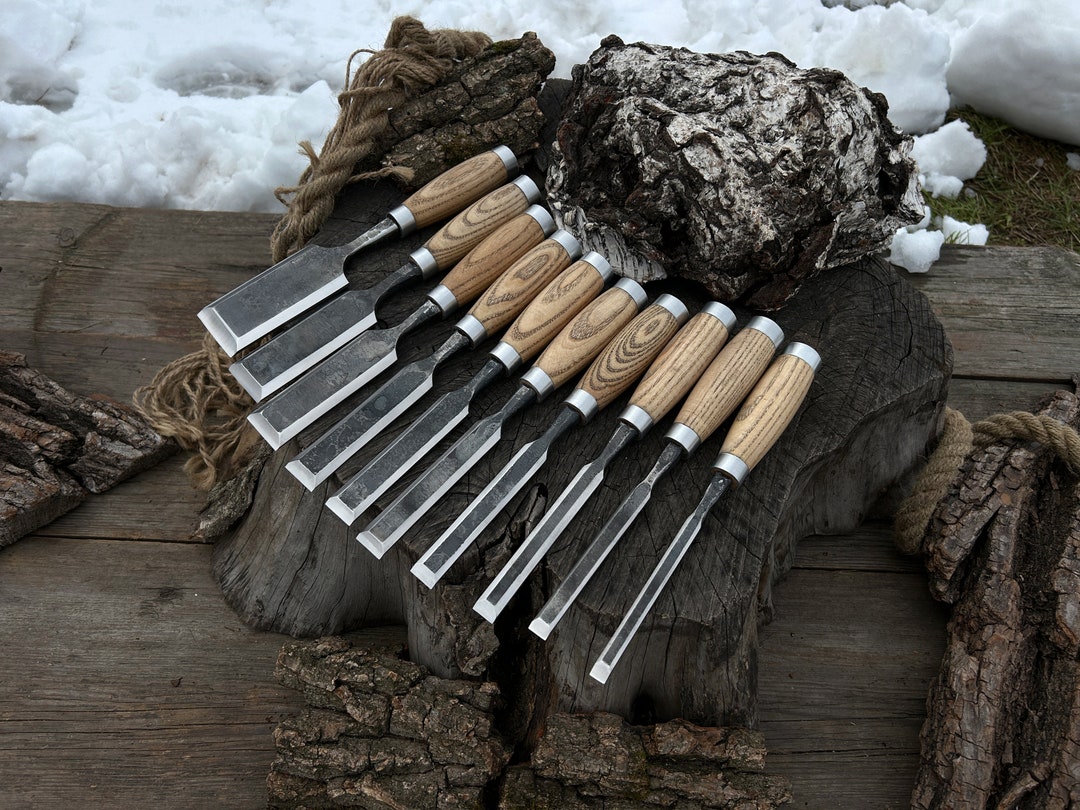 Ciseau forgé. Outils de travail du bois. Outil de sculpture sur bois ...