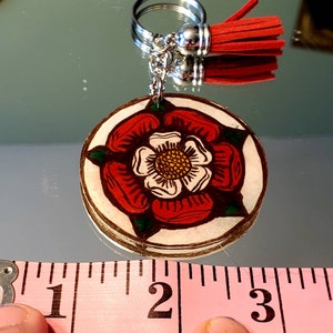 Tudor Rose - Rose Keychain- England - Henry Viii - Heraldic Rose - War ...