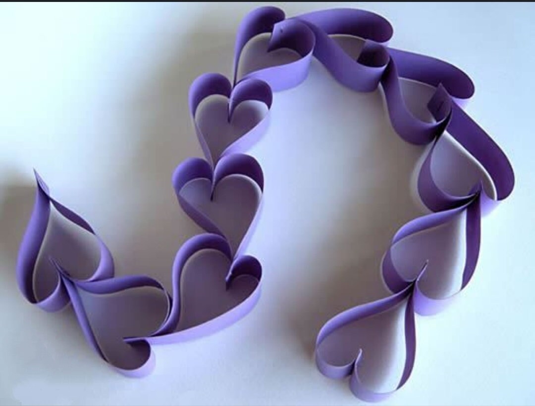 Handmade Heart Paper Chain / String of Hearts / Valentine's Day Photo ...