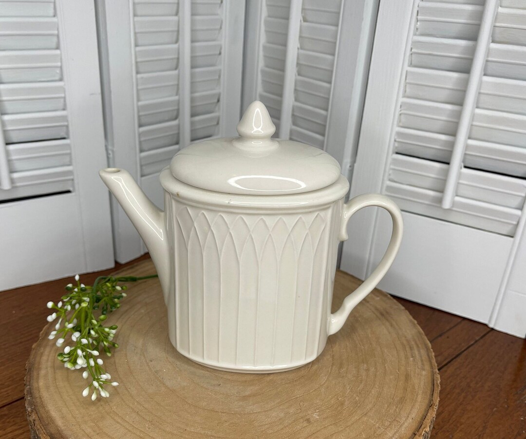 Vintage Homer Laughlin Gothic Small Teapot, Tea Pot Kettle - Etsy