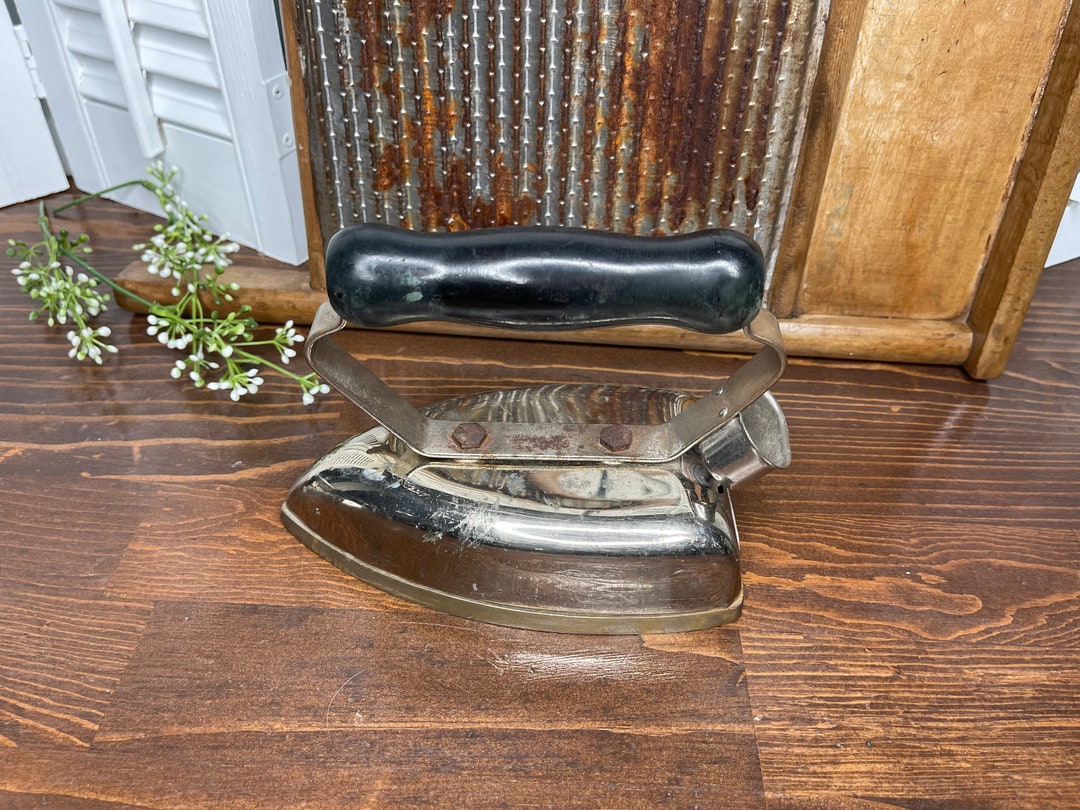 Vintage Heavy Electric Universal Iron, Laundry Room Decor Shelf Sitter ...