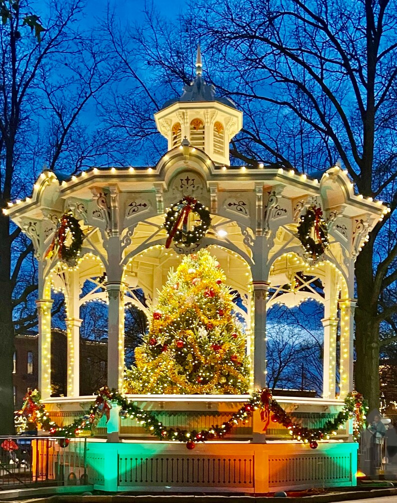 Snow "globe" Frame, Double Season - Etsy